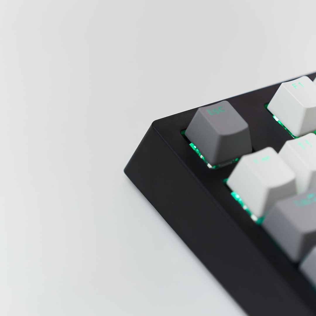 Dominic Lee – Bespoke Keyboard Builder. – Zen The Geek